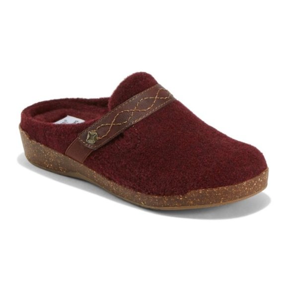 Earth Origins | Shoes | Earth Origins Aurora Janet Slipon Felt Clogs In ...